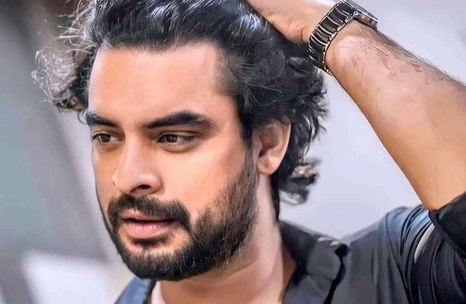 Tovino Thomas : ඔවුන් දවසක් මගේ බිරිඳ සහ දරුවන්ව තල්ලු