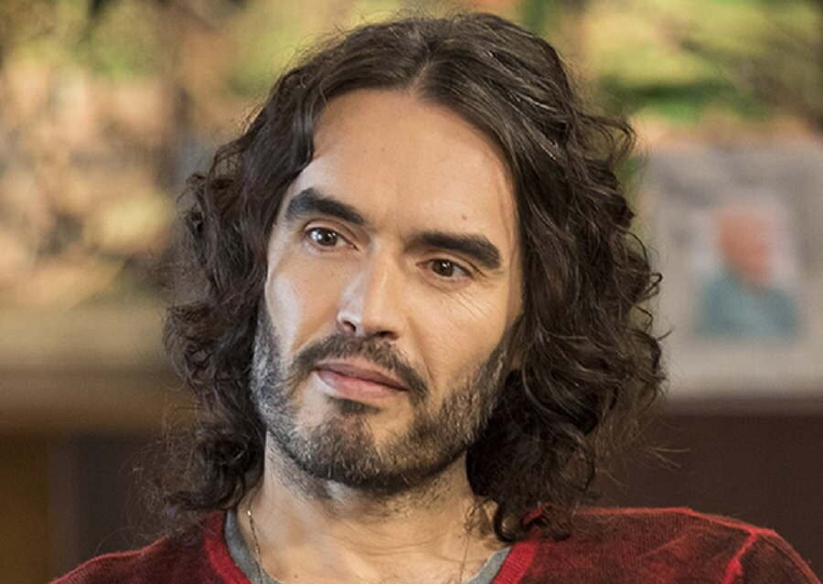 Russell Brand චැනල් ෆෝ නාලිකාවේ අලුත්ම හෙළිදරව්ව - Thulana Mag