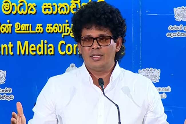 Trade Minister පළමු ලුණු තොගය බදාදා දිවයිනට - Thulana Mag