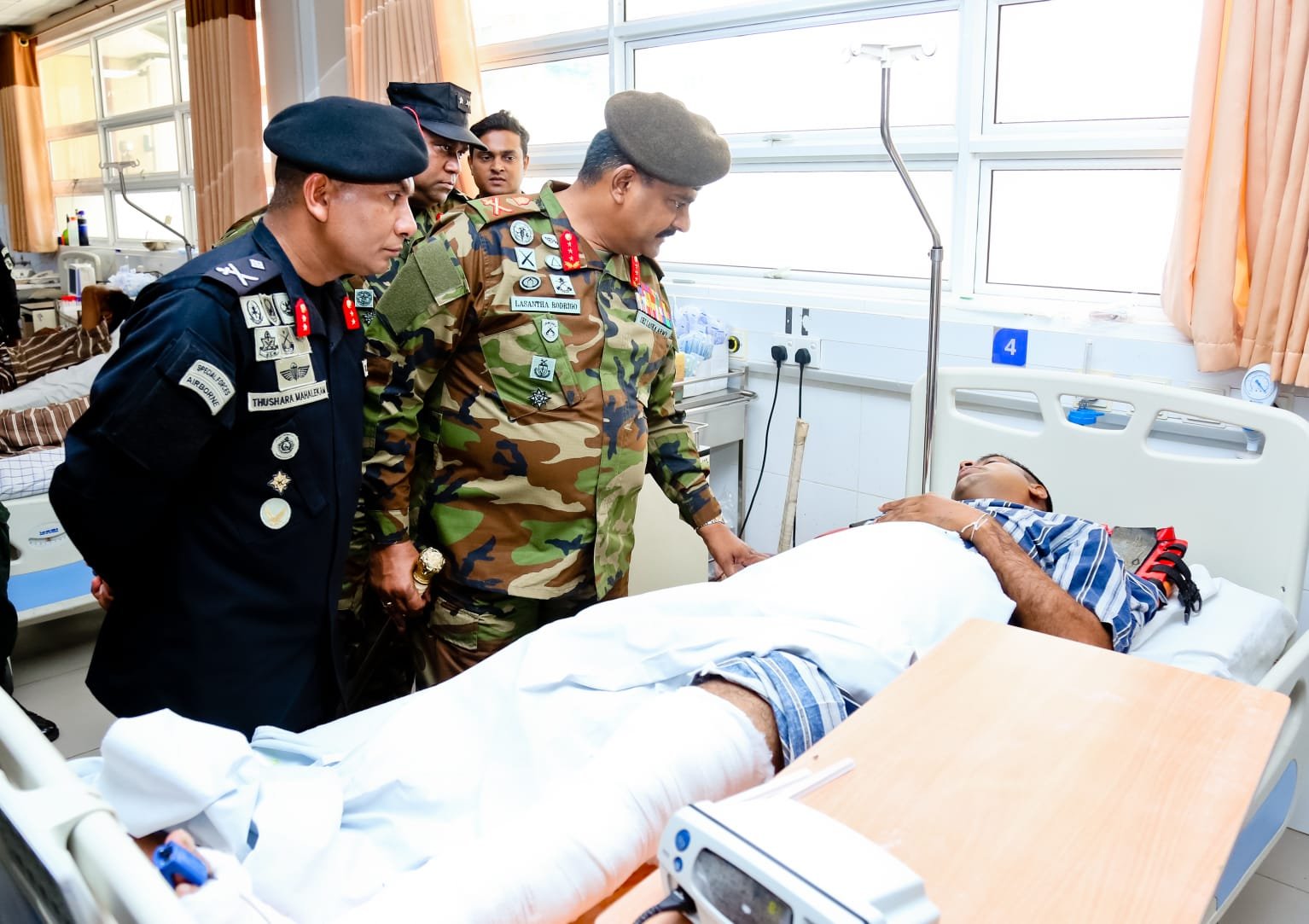 Air crash හමුදාධිපති පොළොන්නරුව රෝහලට - Thulana Mag